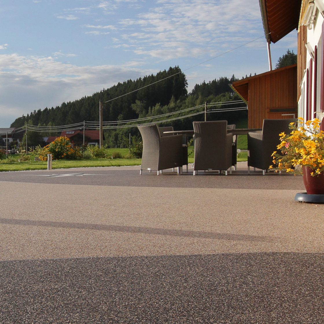 Abgestimmte, robuste Bodenbeläge für Außenflächen – KLB Kötztal